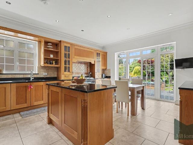 Cat Hill, Barnet EN4, 5 bed semi detached house to rent, £4,000 pcm | PrimeLocation