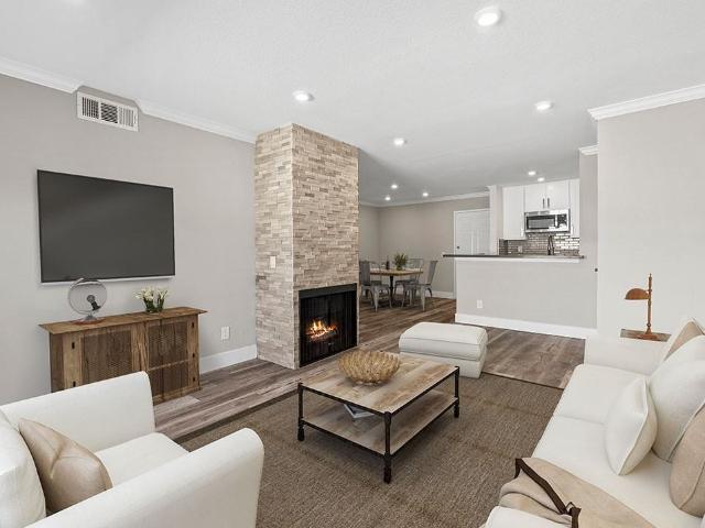 Catalina Apartments 1 Bedroom Apartment for Rent at 3930 Laurel Canyon Blvd, Los Angeles, CA 91604 Studio City