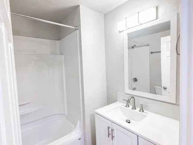Catalina Apartments 2 Bedroom Apartment for Rent at 4142 State St, Four Corners, OR 97301 Four Corners