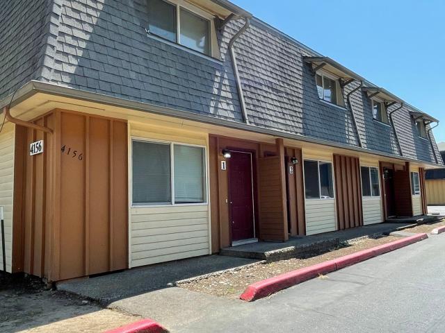 Catalina Apartments