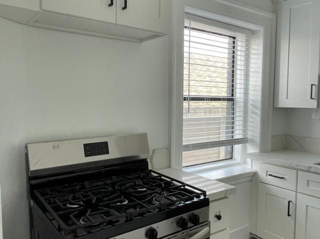 Catalina Court 1 Bedroom Apartment for Rent at 1501 W Adams Blvd, Los Angeles, CA 90007 Congress North