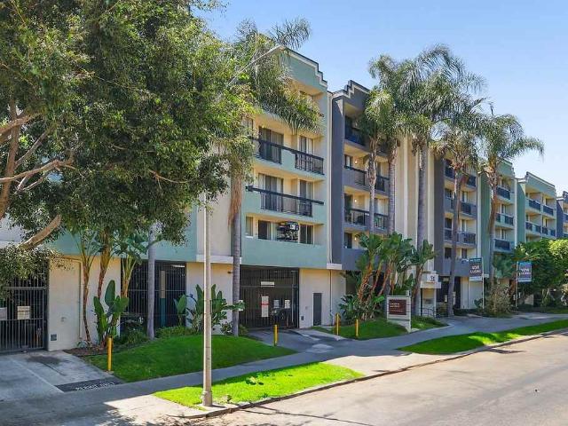 Catalina Gardens Studio Apartment for Rent at 333 S Catalina St, Los Angeles, CA 90020 Wilshire Center Koreatown