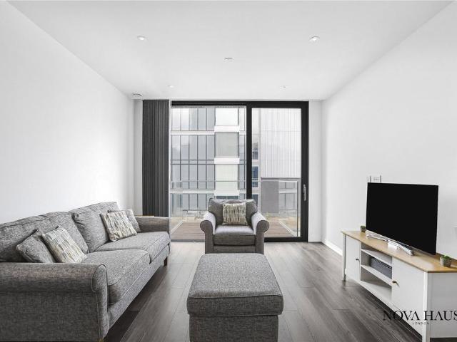 Catalina House, 4 Canter Way. 1 bed apartment to rent £3,467 pcm £800 pw