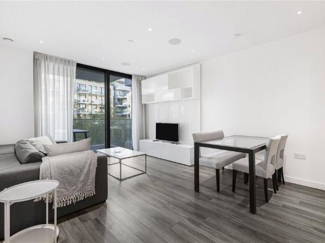 Catalina House, Goodman's Fields. 2 bed apartment to rent £3,900 pcm £900 pw