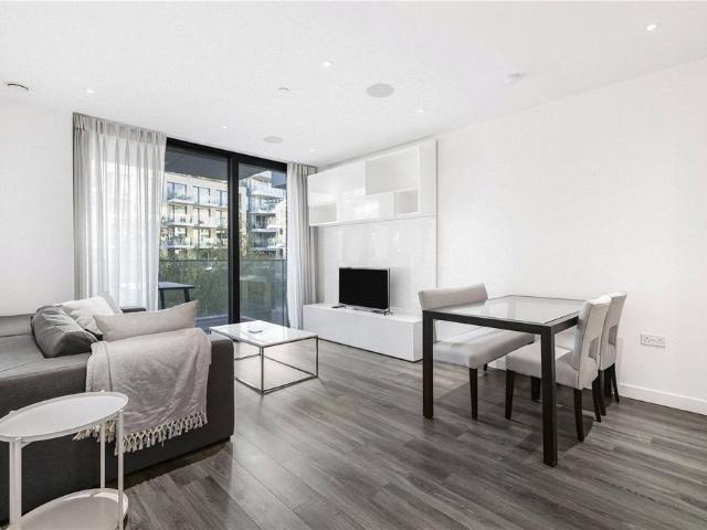 Catalina House, Goodman's Fields. 2 bed apartment to rent £3,900 pcm £900 pw