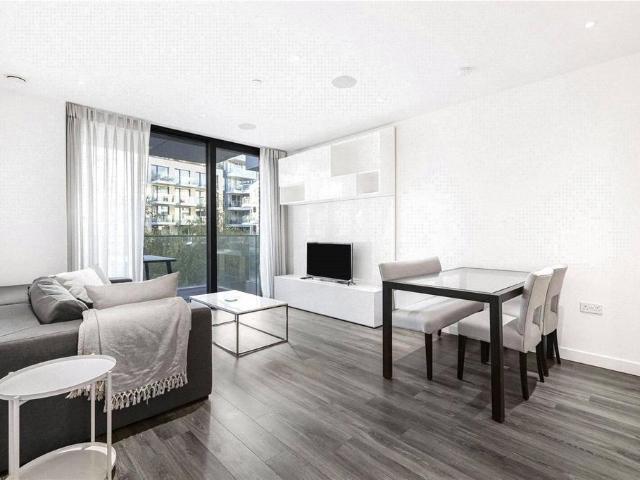 Catalina House, Goodman's Fields. 2 bed apartment to rent £3,900 pcm £900 pw
