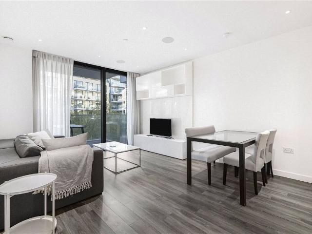 Catalina House, Goodman's Fields, Aldgate, London E1, 2 bed flat to rent, £3,900 pcm | PrimeLocation