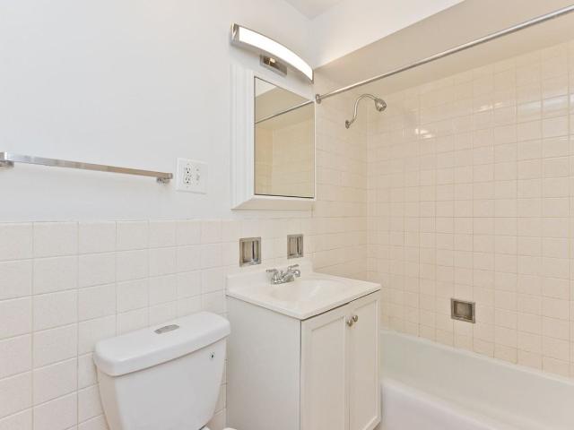 Catalpa Vista Studio Apartment for Rent at 1022 W Catalpa Ave, Chicago, IL 60640 Edgewater