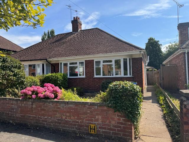 Catesby Road, Hillmorton, Rugby CV22, 2 bed detached bungalow to rent, £1,100 pcm | PrimeLocation