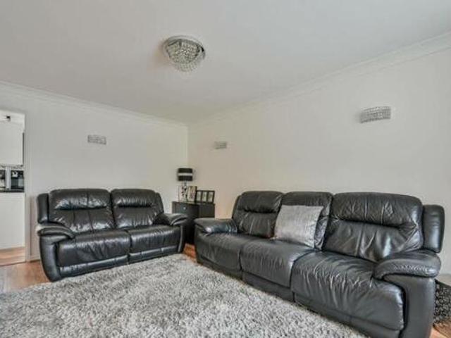 Cater Gardens, Guildford, 3 Bedroom Detached