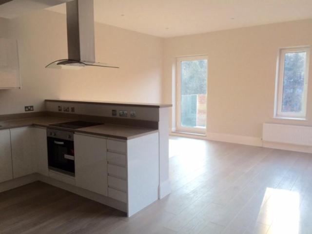 Caterham 1 bed apartment to rent £1,475 pcm £340 pw