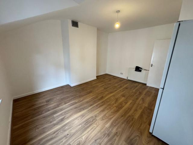 Catford Broadway, London SE6, 2 bed shared accommodation to rent, £1,550 pcm | PrimeLocation
