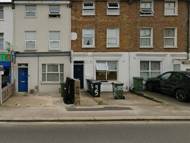 Catford Hill, Catford SE6, 1 bed flat to rent, £1,625 pcm | PrimeLocation