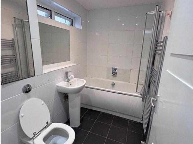 Catford Hill, London SE6, 2 bed bungalow to rent, £1,750 pcm | PrimeLocation