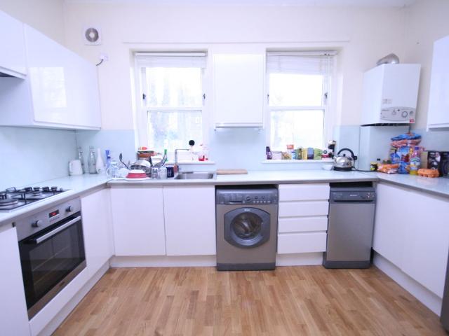 Cathcart Hill, Archway N19, 3 bed flat to rent, £3,445 pcm | PrimeLocation