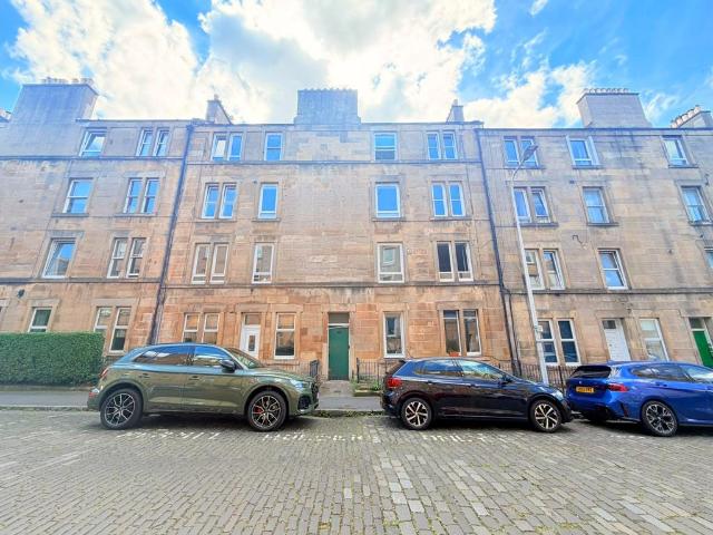 Cathcart Place, Dalry, Edinburgh, EH11 1 bed property to rent £1,095 pcm £253 pw
