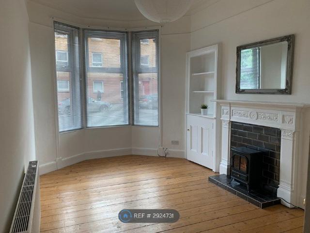 Cathcart Road, Glasgow G42, 2 bed flat to rent, £1,050 pcm | PrimeLocation