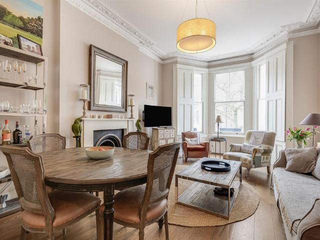 Cathcart Road, SW10 2 bed ground floor flat to rent £3,600 pcm £831 pw
