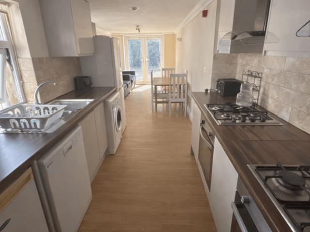 Cathays, CF24 4JG 6 bed terraced house to rent £2,880 pcm £665 pw
