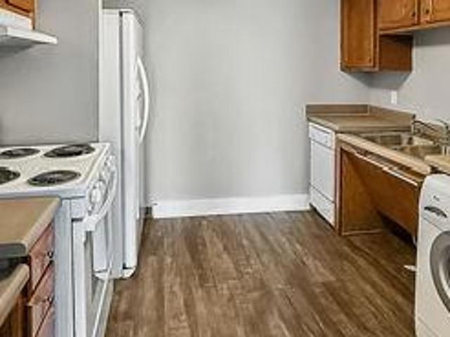 Cathedral Commons 1 Bedroom Apartment for Rent at 433 S 2nd St, Louisville, KY 40202 Central Business District
