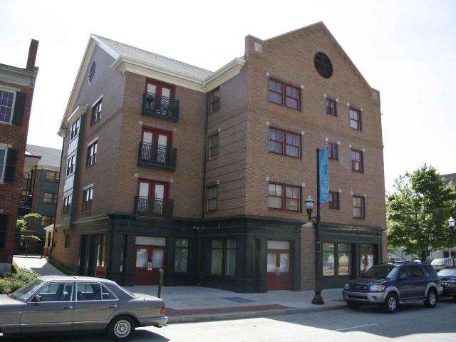 Cathedral Commons Studio Apartment for Rent at 433 S 2nd St, Louisville, KY 40202 Central Business District