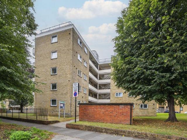 Catherall Road, Highbury, London, N5 2 bed flat to rent £3,500 pcm £808 pw
