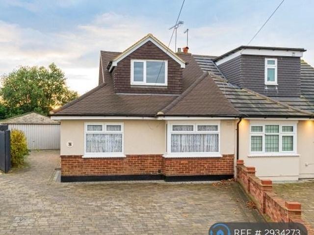Catherine Close, Brentwood, CM15 3 bed bungalow to rent £1,995 pcm £460 pw