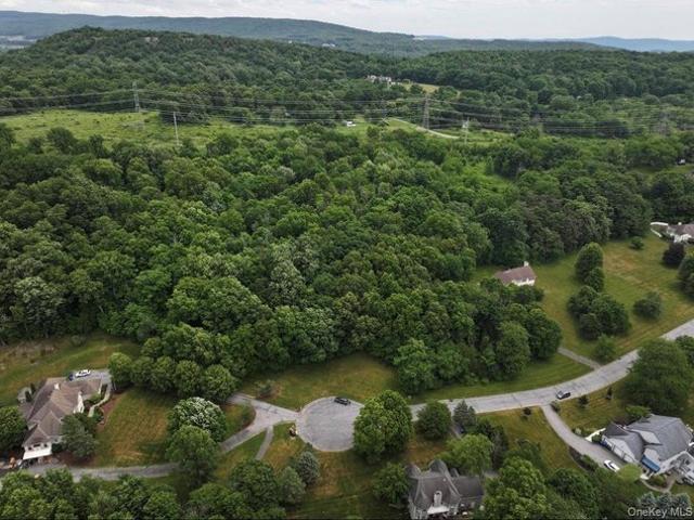Catherine Ct, Chester, NY 10918