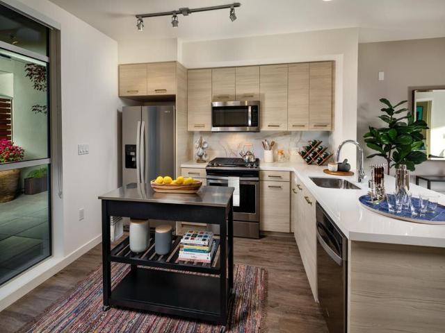 Catherine Studio Apartment for Rent at 1625 Lincoln Blvd, Santa Monica, CA 90404 Pico