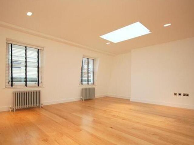 Catherine Street, Covent Garden, 2 Bedroom Apartment