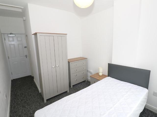 Catherine Street, Crewe CW2, 4 bed terraced house to rent, £450 pcm | PrimeLocation