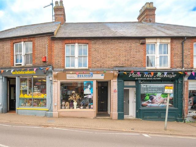 Catherine Street, St. Albans. 1 bed flat to rent £1,150 pcm £265 pw