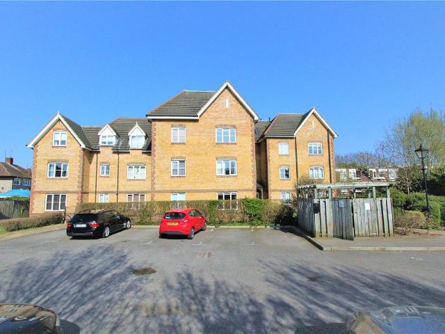Catherine Place, Harrow HA1, 2 bed flat to rent, £1,950 pcm | PrimeLocation