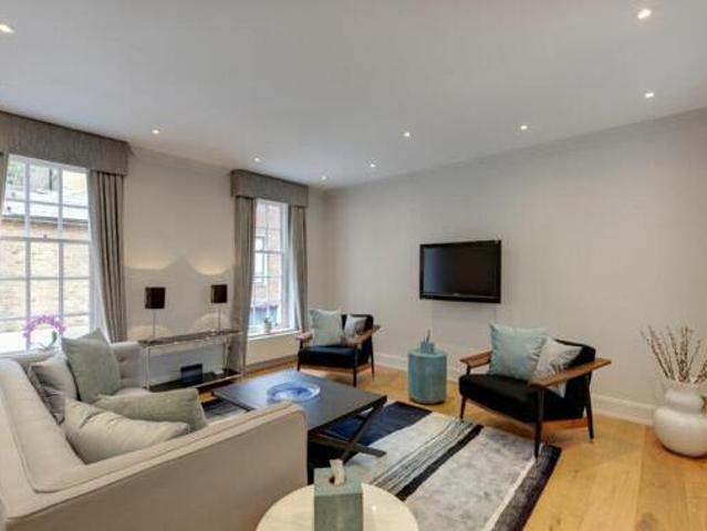 Catherine Wheel Yard, St. James´s, 2 Bedroom Duplex