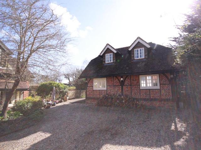 Catisfield Lane, Fareham PO15, 2 bed detached house to rent, £1,200 pcm | PrimeLocation