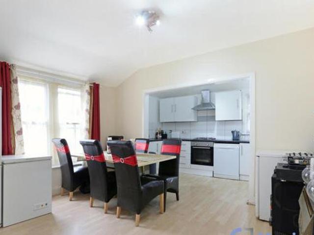 Cato Road, Clapham, 2 Bedroom Flat