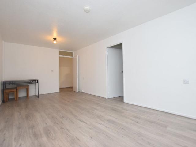Cator Street, London SE15, 1 bed flat to rent, £1,600 pcm | PrimeLocation