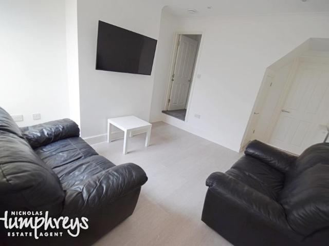 Cauldon Road, Stoke On Trent ST4 4 bed terraced house to rent £1,170 pcm £270 pw