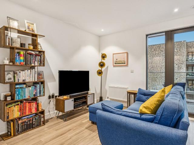 Causeway House, 5 Creek Lane SW18, 1 bed flat to rent, £2,750 pcm | PrimeLocation