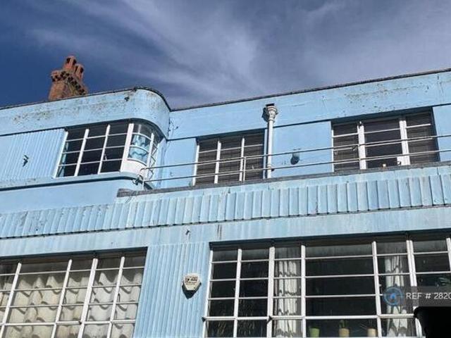 Causewayhead, Penzance, 2 Bedroom Flat