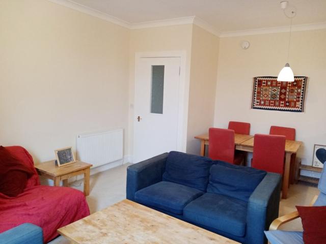 Causewayside, Newington, Edinburgh EH9, 2 bed flat to rent, £1,325 pcm | PrimeLocation