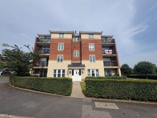 Cavalier Drive, Halesowen B63, 2 bed flat to rent, £950 pcm | PrimeLocation