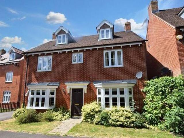 Cavalry Path, Aylesbury, 5 Bedroom Detached