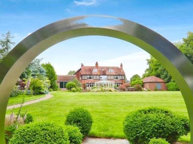 Cave Road, Brough, 7 Bedroom Detached
