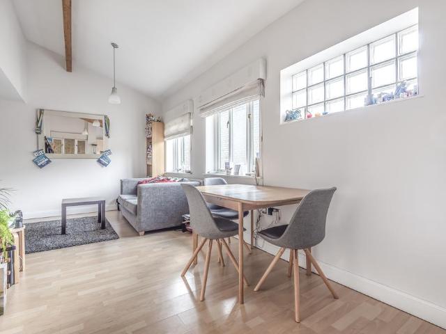 Cave Street, Oxford, OX4 1 bed flat to rent £1,700 pcm £392 pw