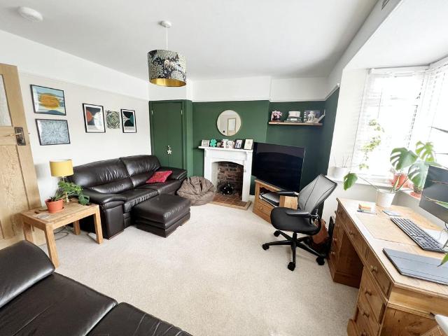 Cavell Road, Oxford, Oxfordshire 2 bed flat to rent £1,850 pcm £427 pw