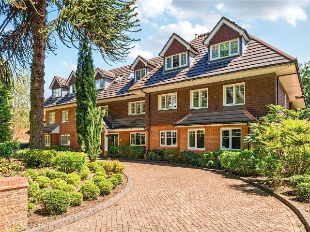 Cavendish Court, Cavendish Road, Weybridge KT13, 2 bed flat to rent, £2,250 pcm | PrimeLocation