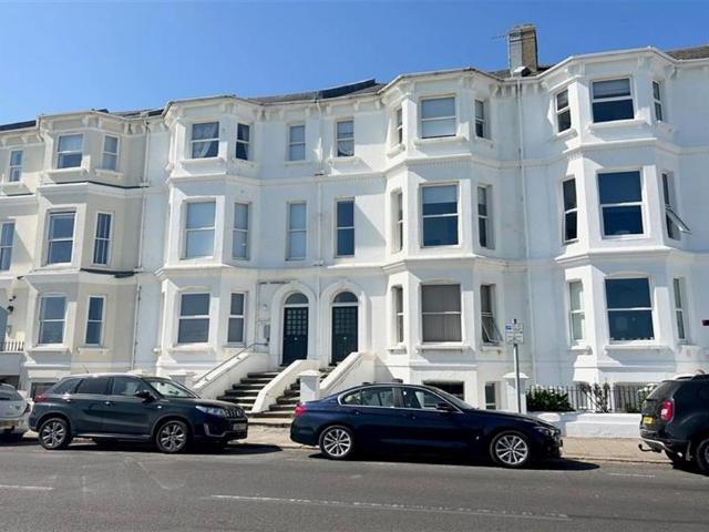 Cavendish Court, Worthing, BN11 2 bed flat to rent £1,475 pcm £340 pw