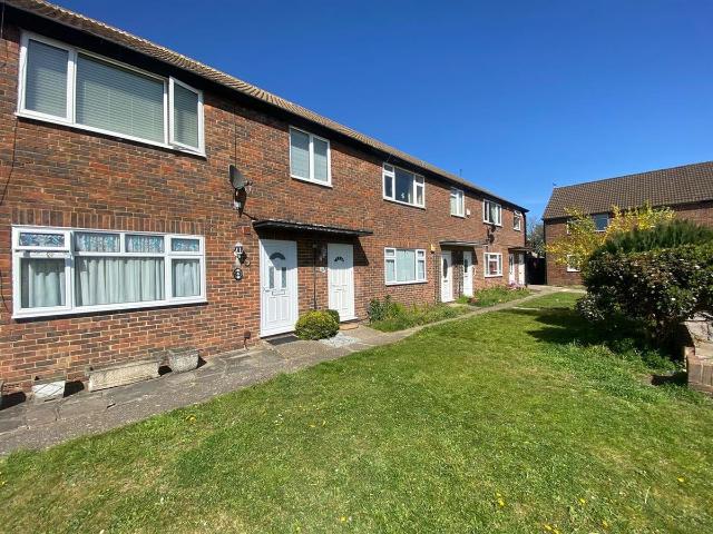 Cavendish Close, Hayes UB4, 1 bed maisonette to rent, £1,500 pcm | PrimeLocation
