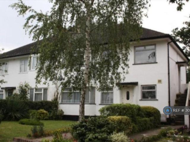 Cavendish Avenue, London, W13 2 bed maisonette to rent £2,600 pcm £600 pw